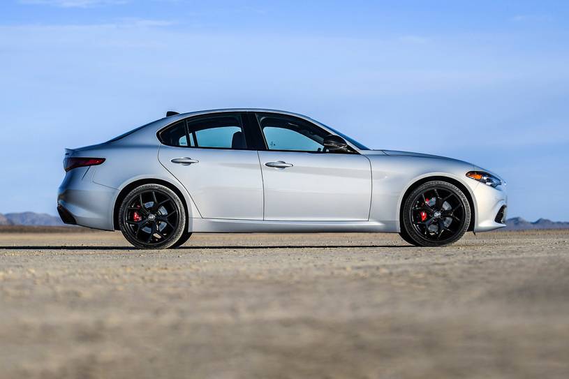 2020 Alfa Romeo Giulia Pictures - 233 Photos | Edmunds