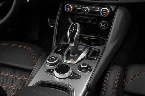 2025 Alfa Romeo Giulia Interior Pictures