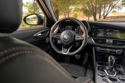 2025 Alfa Romeo Giulia Interior Pictures