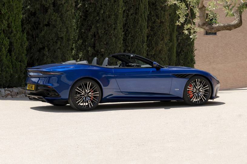 2021 Aston Martin DBS Superleggera Pictures - 136 Photos | Edmunds 2021 Aston Martin DBS Superleggera Pictures - 136 Photos | Edmunds
