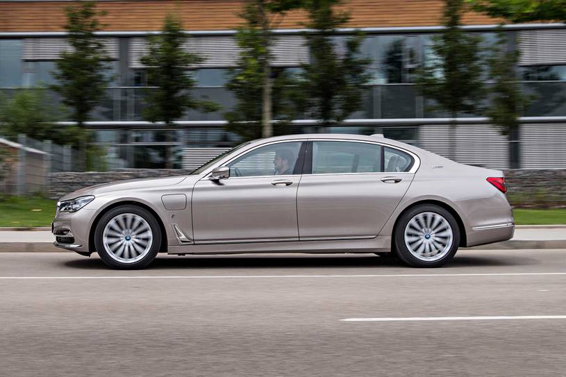 2017 BMW 7 Series Pictures - 168 Photos | Edmunds