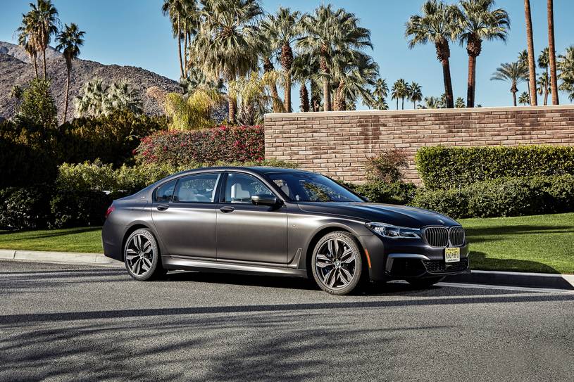 Used 2019 BMW 7 Series M760i xDrive Review | Edmunds