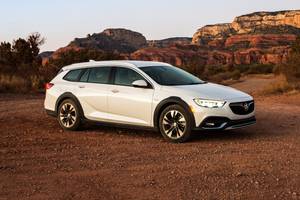 2020 Buick Regal TourX Value - $21,872-$31,580 | Edmunds