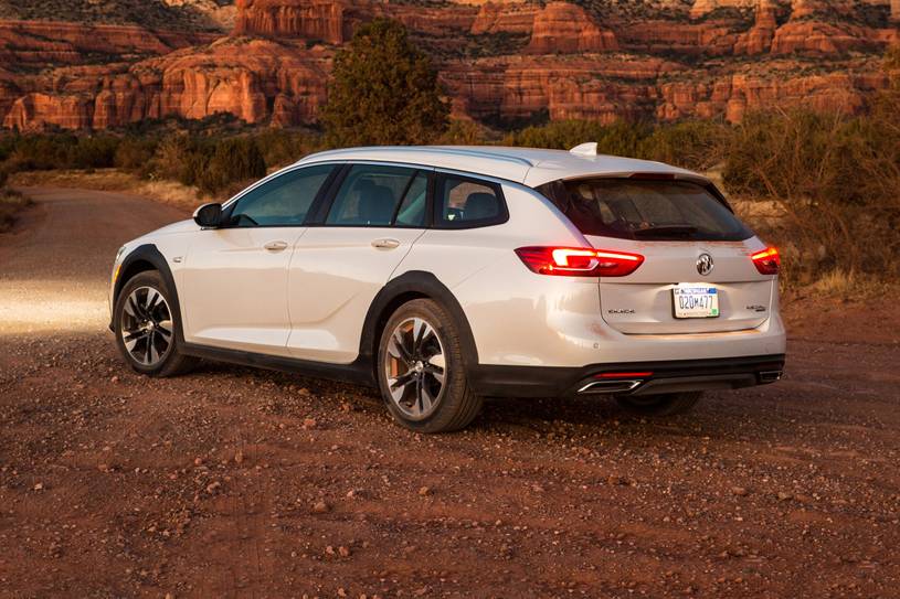 2020 Buick Regal TourX Pictures - 126 Photos | Edmunds
