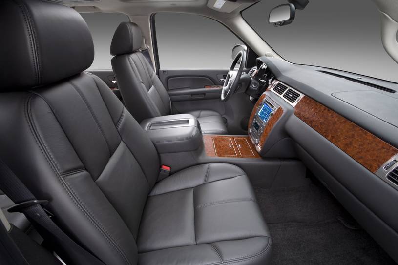 2012 Chevrolet Avalanche Pictures - 81 Photos | Edmunds