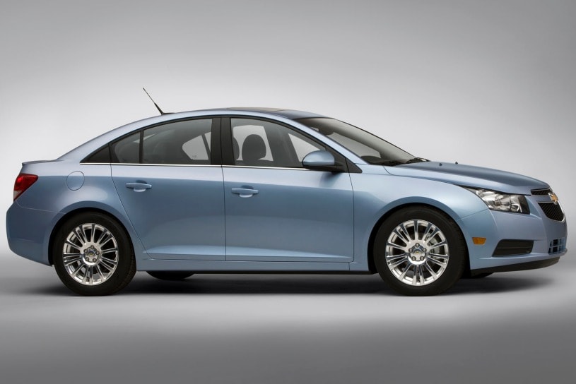 2013 Chevrolet Cruze Pictures - 195 Photos | Edmunds