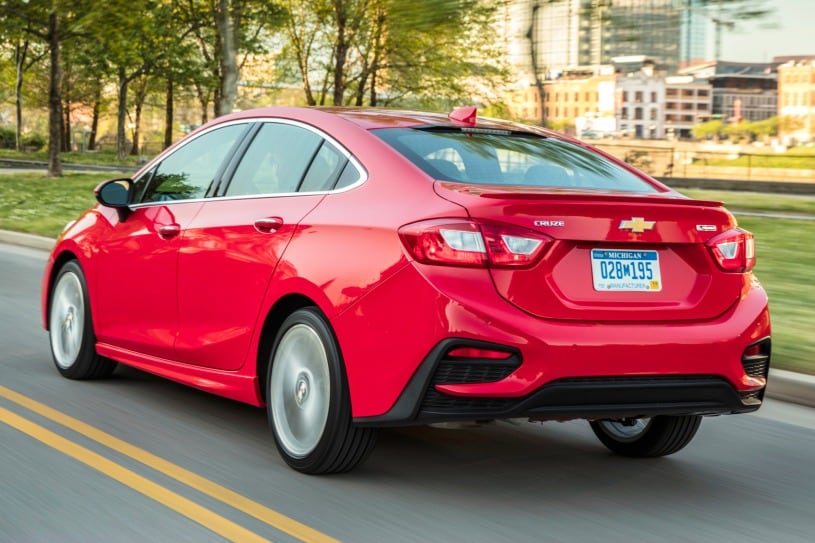 2016 Chevrolet Cruze Pictures - 134 Photos | Edmunds