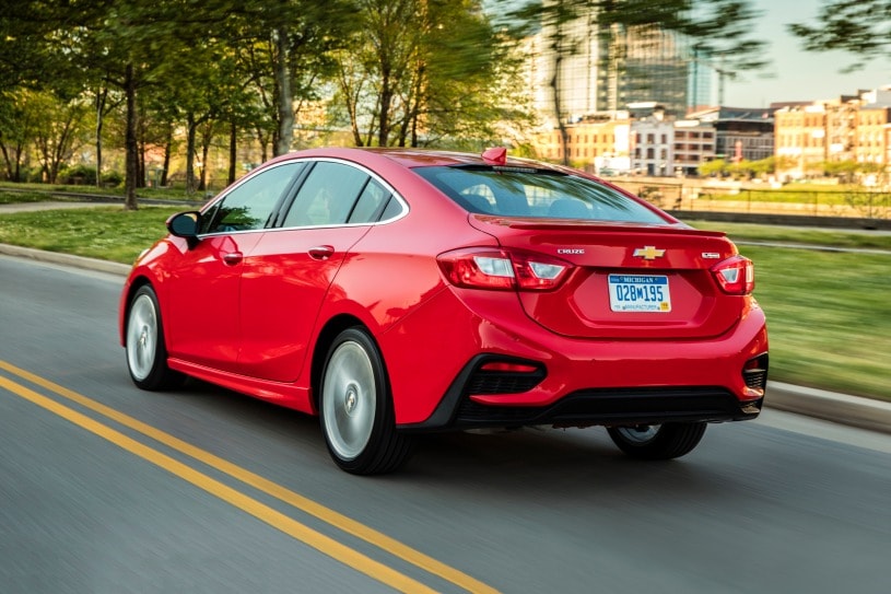 2018 Chevrolet Cruze Pictures - 281 Photos | Edmunds