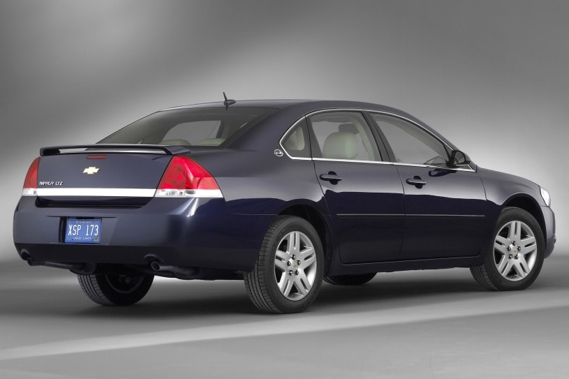 2009 Chevrolet Impala Pictures - 135 Photos | Edmunds
