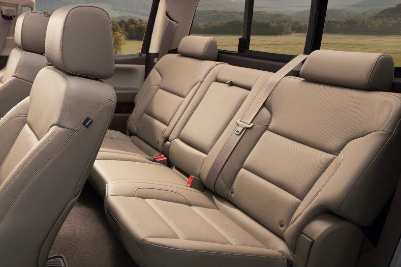 2016 Chevrolet Silverado 3500HD Pictures - 79 Photos | Edmunds