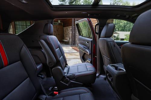 2026 Chevrolet Traverse Pictures - 203 Photos | Edmunds