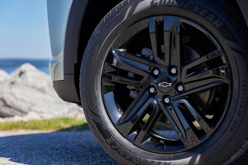 2026 Chevrolet Trax Pictures - 158 Photos | Edmunds