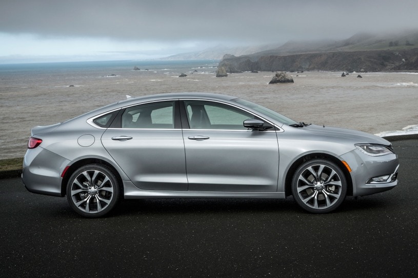 2016 Chrysler 200 Pictures - 111 Photos | Edmunds