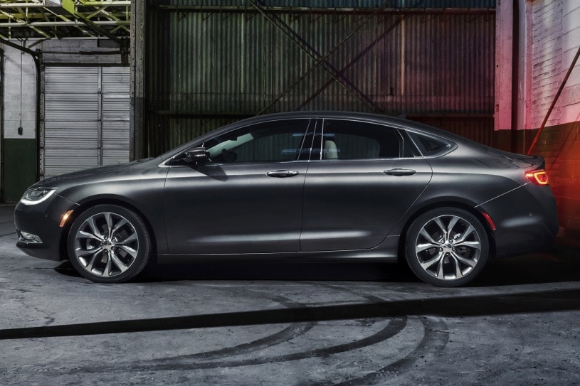 2016 Chrysler 200 Pictures - 111 Photos | Edmunds