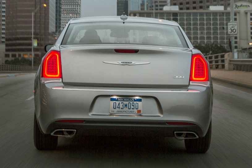 2016 Chrysler 300 Pictures - 107 Photos | Edmunds