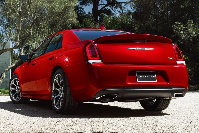2016 Chrysler 300 Pictures - 107 Photos | Edmunds