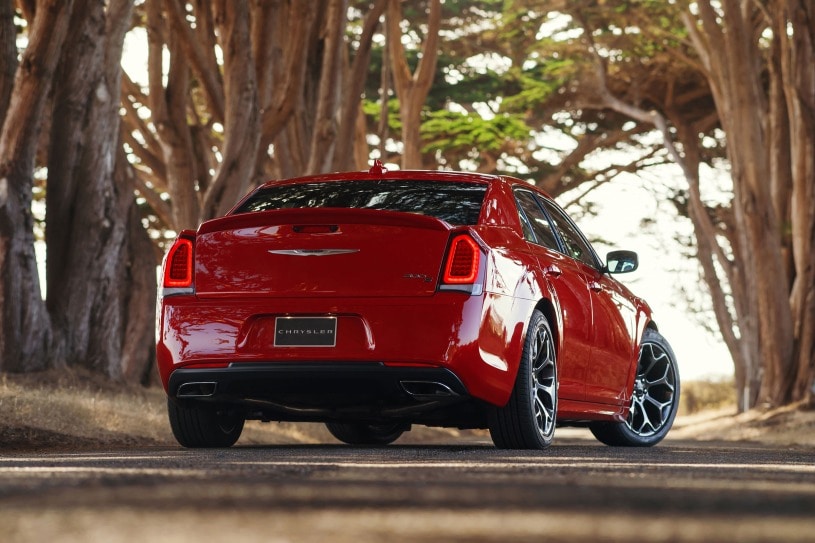 2017 Chrysler 300 Pictures - 134 Photos | Edmunds