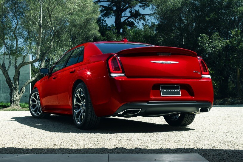 2017 Chrysler 300 Pictures - 134 Photos | Edmunds