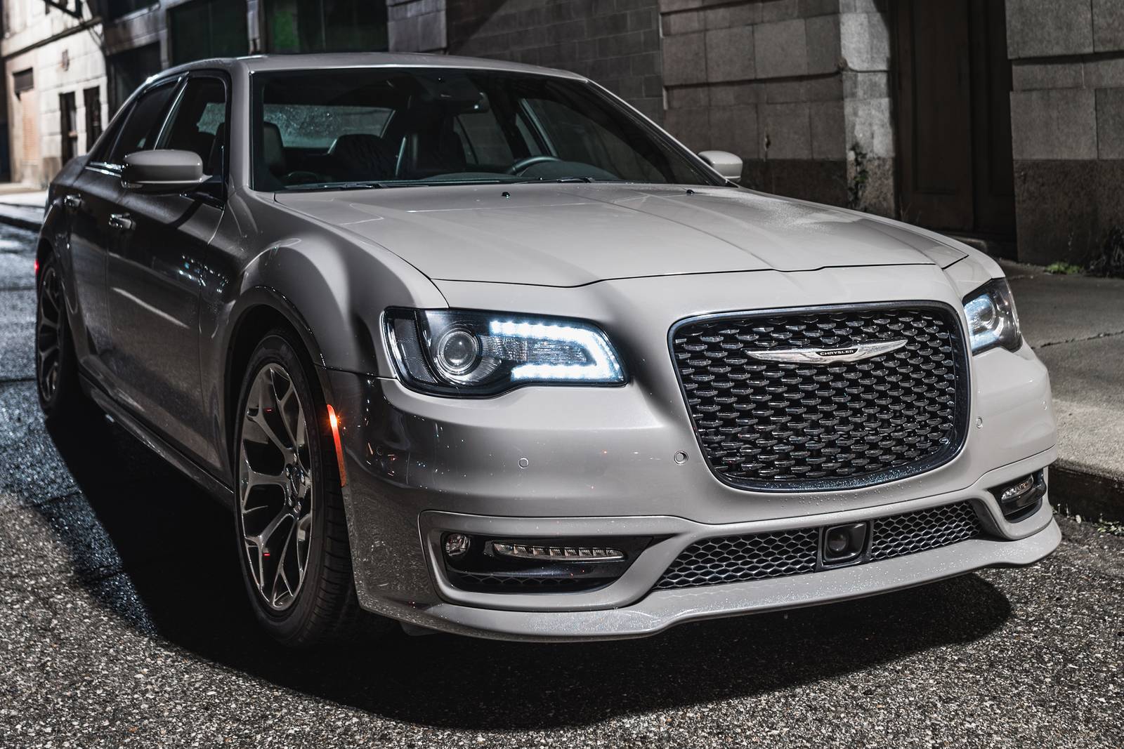 Chrysler 300c Parkers
