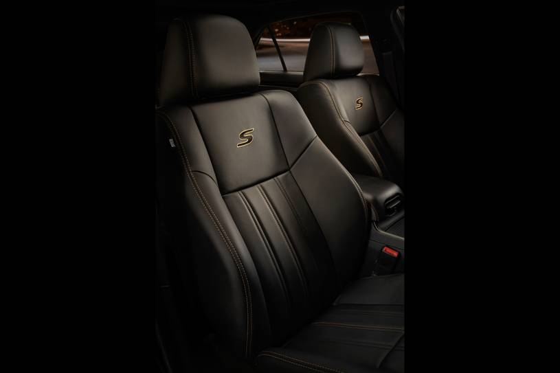 2019 Chrysler 300 Pictures - 120 Photos | Edmunds