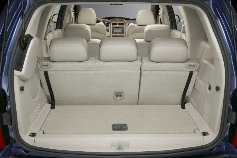 2007 Chrysler Aspen Pictures - 84 Photos | Edmunds