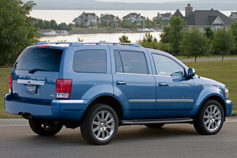 2007 Chrysler Aspen Pictures - 84 Photos | Edmunds