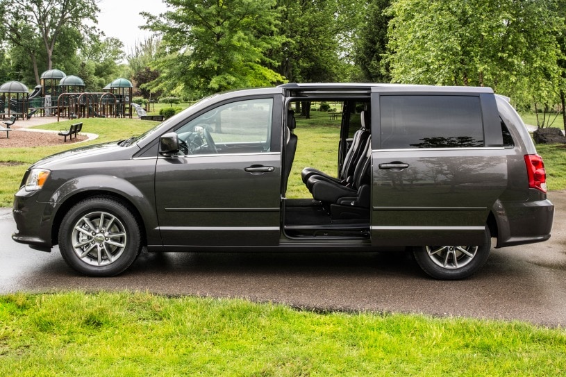 2015 Dodge Grand Caravan Pictures - 187 Photos | Edmunds
