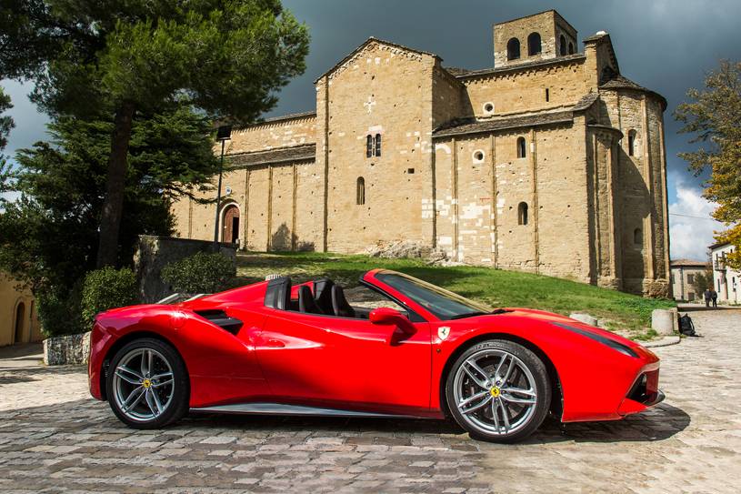 2019 Ferrari 488 Spider Pictures - 37 Photos | Edmunds