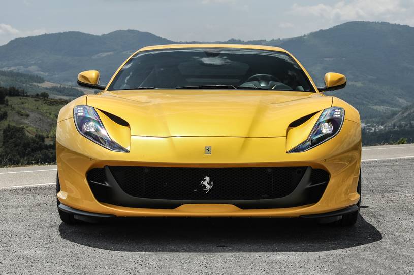 2018 Ferrari 812 Superfast Pictures - 29 Photos | Edmunds