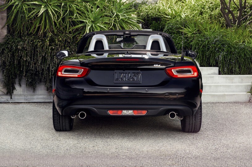2017 FIAT 124 Spider Pictures - 144 Photos | Edmunds