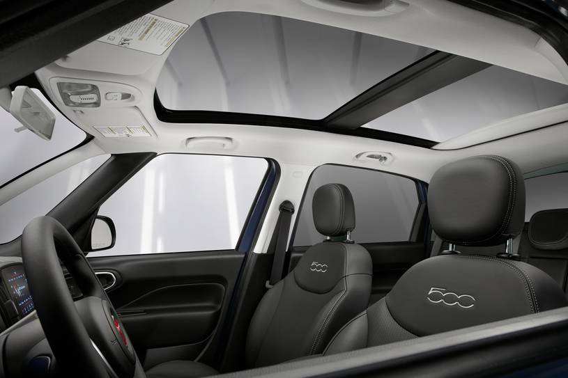 2018 FIAT 500L Pictures - 62 Photos | Edmunds