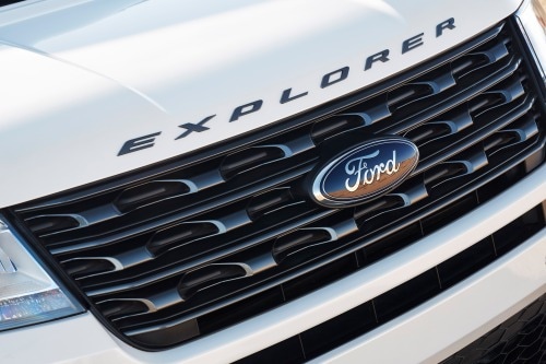 2017 Ford Explorer Pictures - 317 Photos | Edmunds