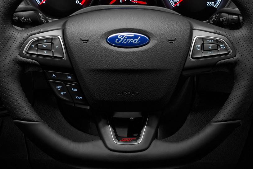 2018 Ford Focus ST Interior Pictures