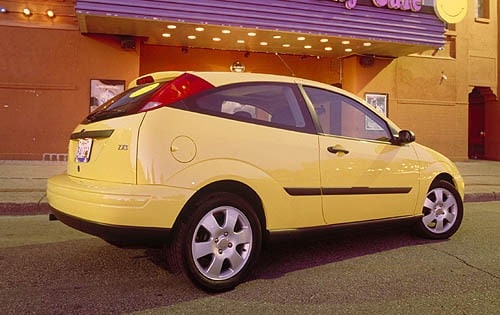 2004 Ford Focus Pictures - 154 Photos | Edmunds