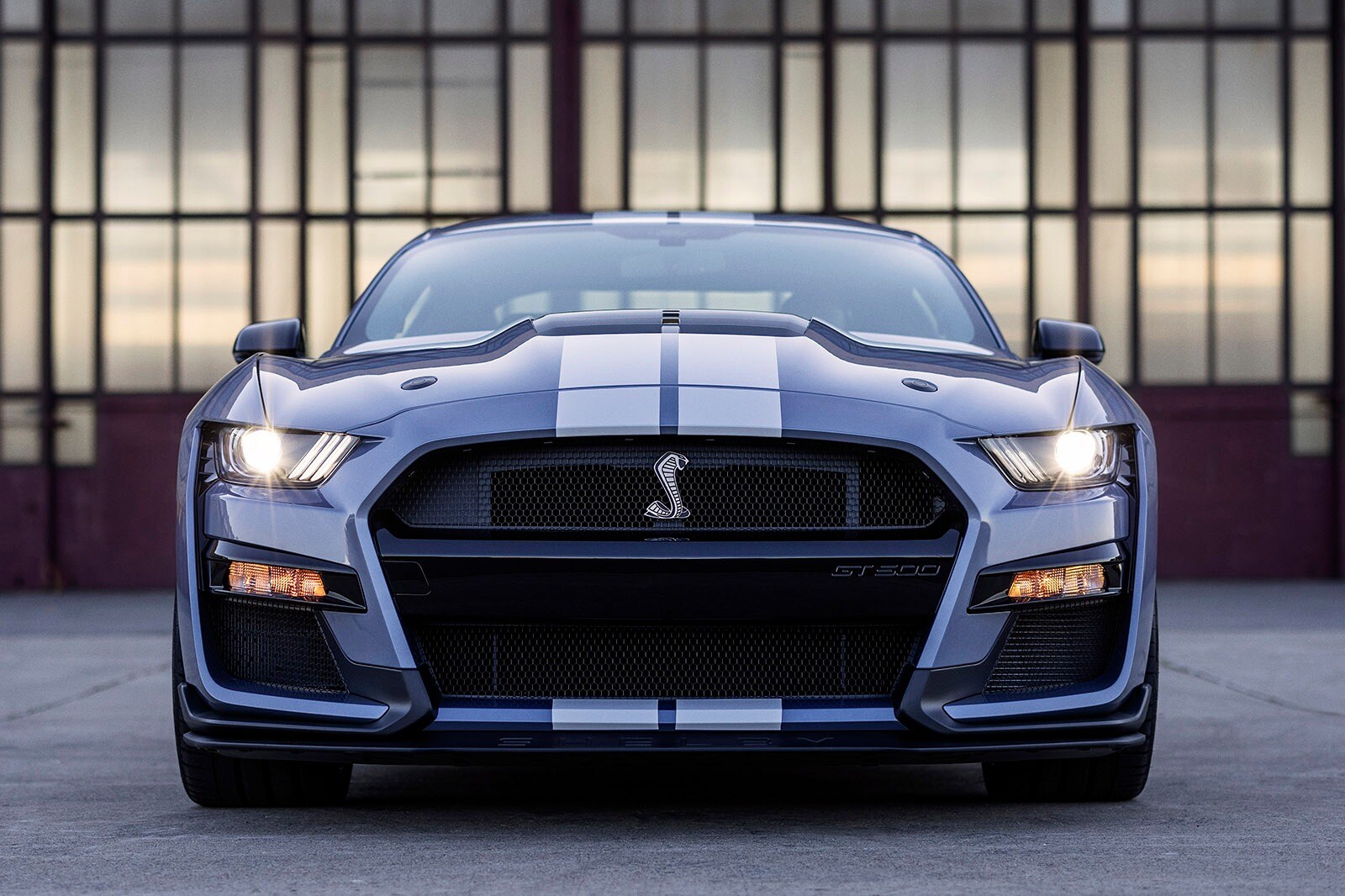 Fewer Than 20 V8 Powered Coupes Remain In 2022 Edmunds