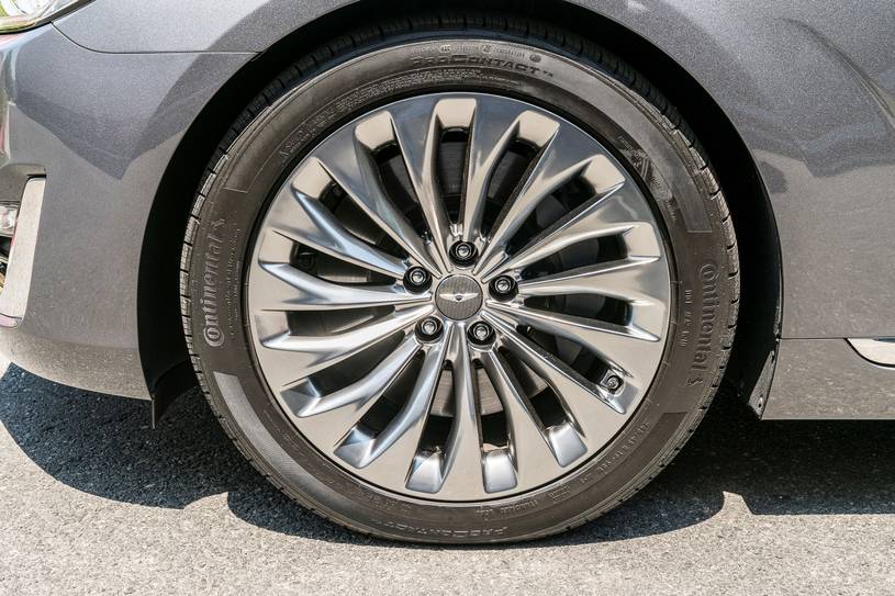 2019 Genesis G90 Pictures - 142 Photos | Edmunds