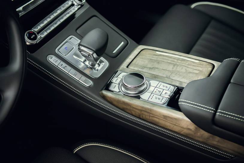 2021 Genesis G90 Pictures - 64 Photos | Edmunds