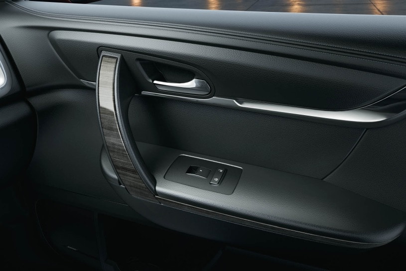 2016 GMC Acadia Pictures - 68 Photos | Edmunds