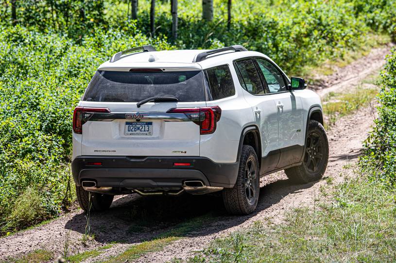 2021 GMC Acadia Pictures - 149 Photos | Edmunds