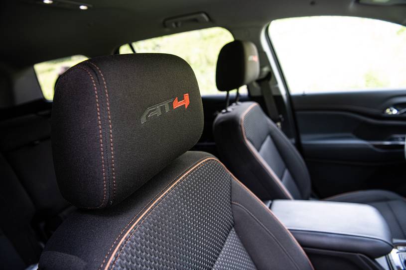 2023 GMC Acadia Pictures - 66 Photos | Edmunds