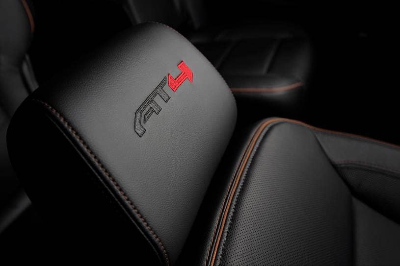 2022 GMC Acadia Pictures - 90 Photos | Edmunds