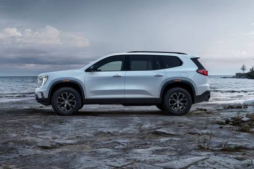 2026 GMC Acadia Pictures - 197 Photos | Edmunds