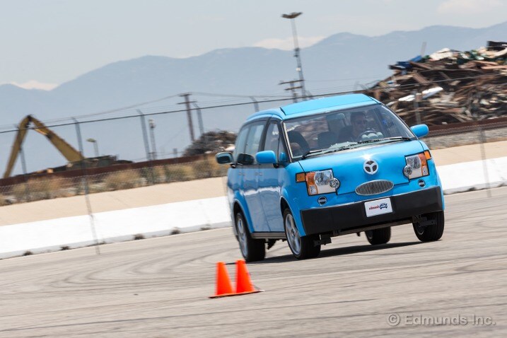 2015 Honda Odyssey vs. 2015 Tartan Prancer | Edmunds