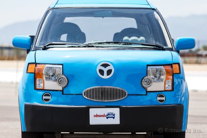 2015 Honda Odyssey vs. 2015 Tartan Prancer | Edmunds