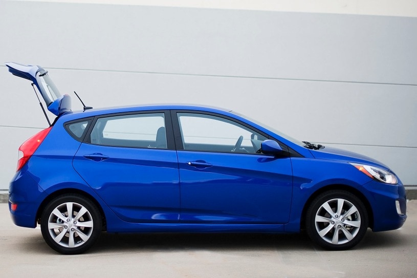 2012 Hyundai Accent Pictures - 201 Photos | Edmunds