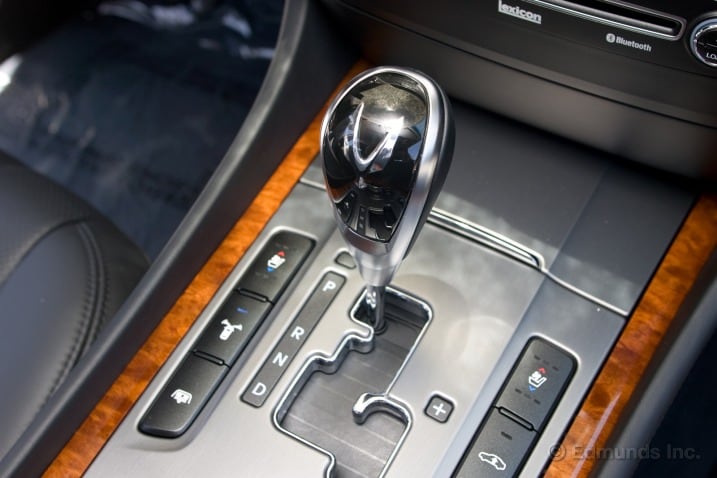 2011 Hyundai Equus First Ride on Inside Line