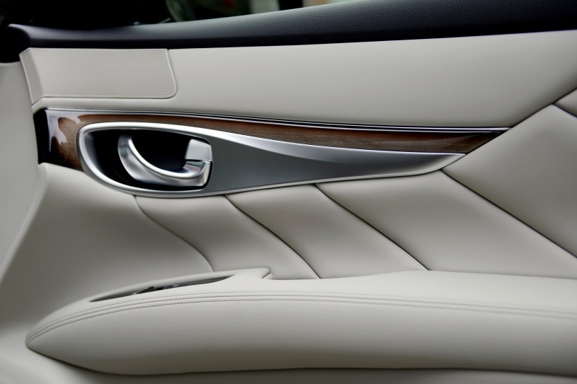 2016 INFINITI Q70 Pictures - 137 Photos | Edmunds