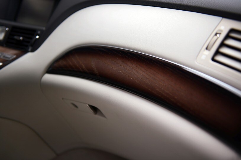 2016 INFINITI Q70 Pictures - 137 Photos | Edmunds