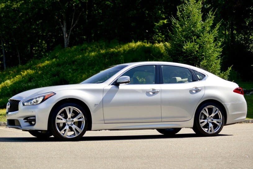 2016 INFINITI Q70 Pictures - 137 Photos | Edmunds