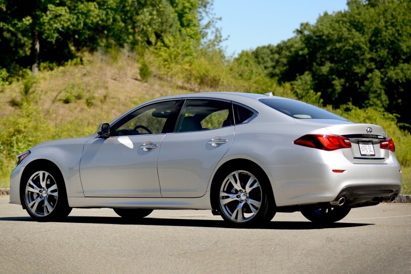 2016 INFINITI Q70 Pictures - 137 Photos | Edmunds